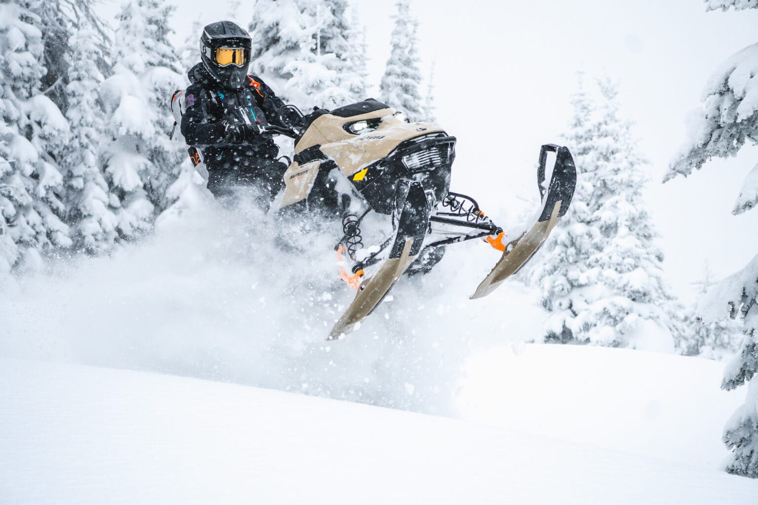 SKI-DOO SUMMIT ADRENALINE 600R - Sledtrax